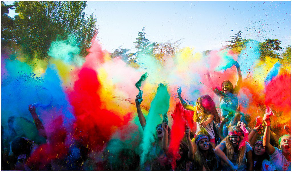 La primera fiesta Happy Holi en España ¡Llénate de color!