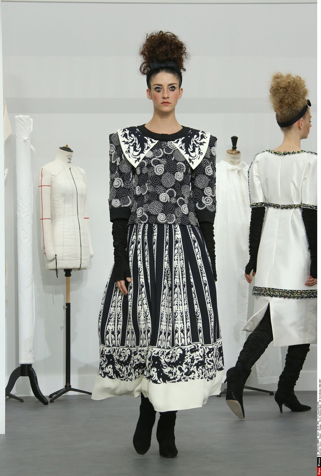 Metamoda de Alta Costura, eso que solo podría hacer Karl Lagerfeld para ...