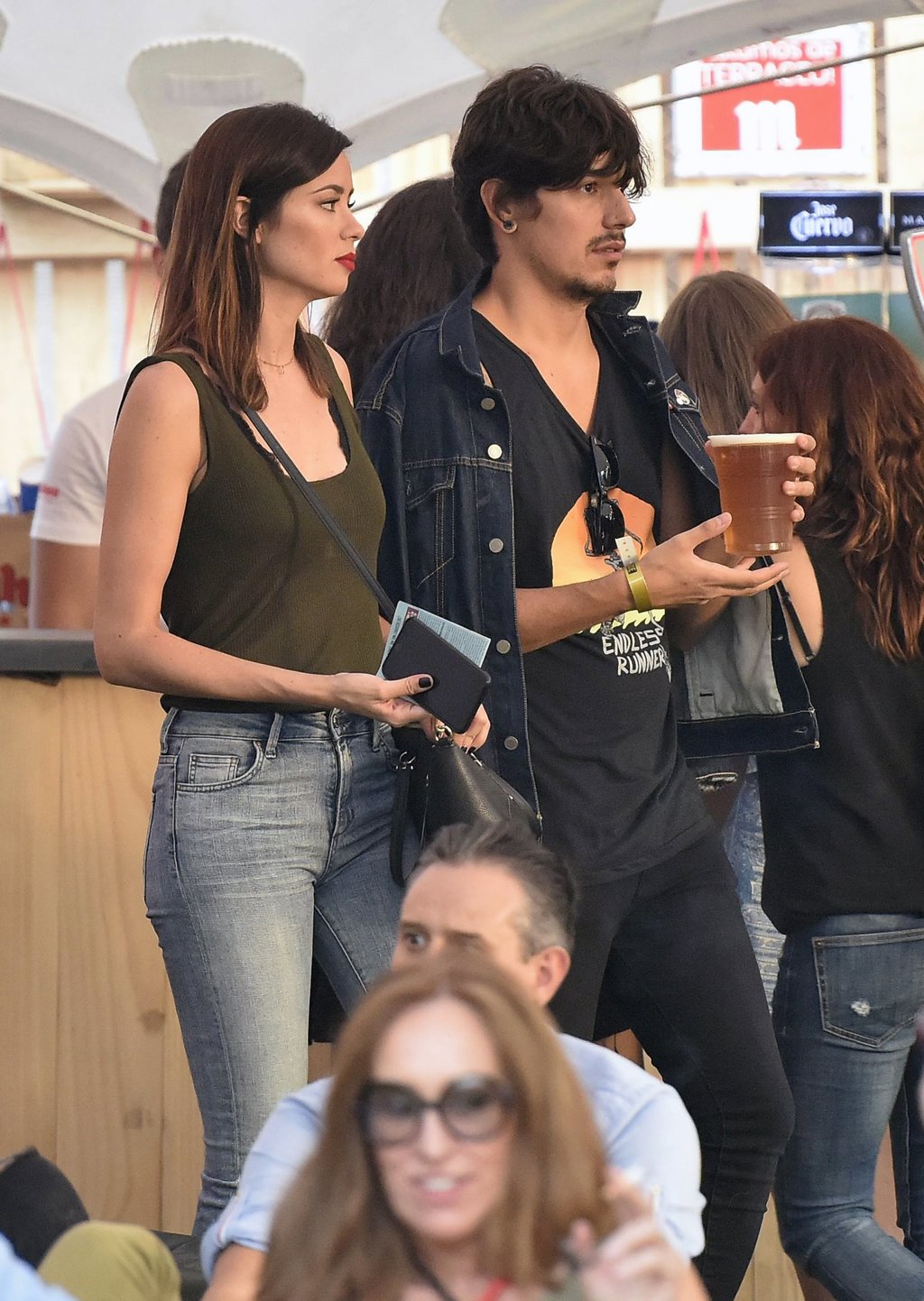 Dafne Fernández y su novio Mario Chavarría disfrutan del DCODE como dos ...