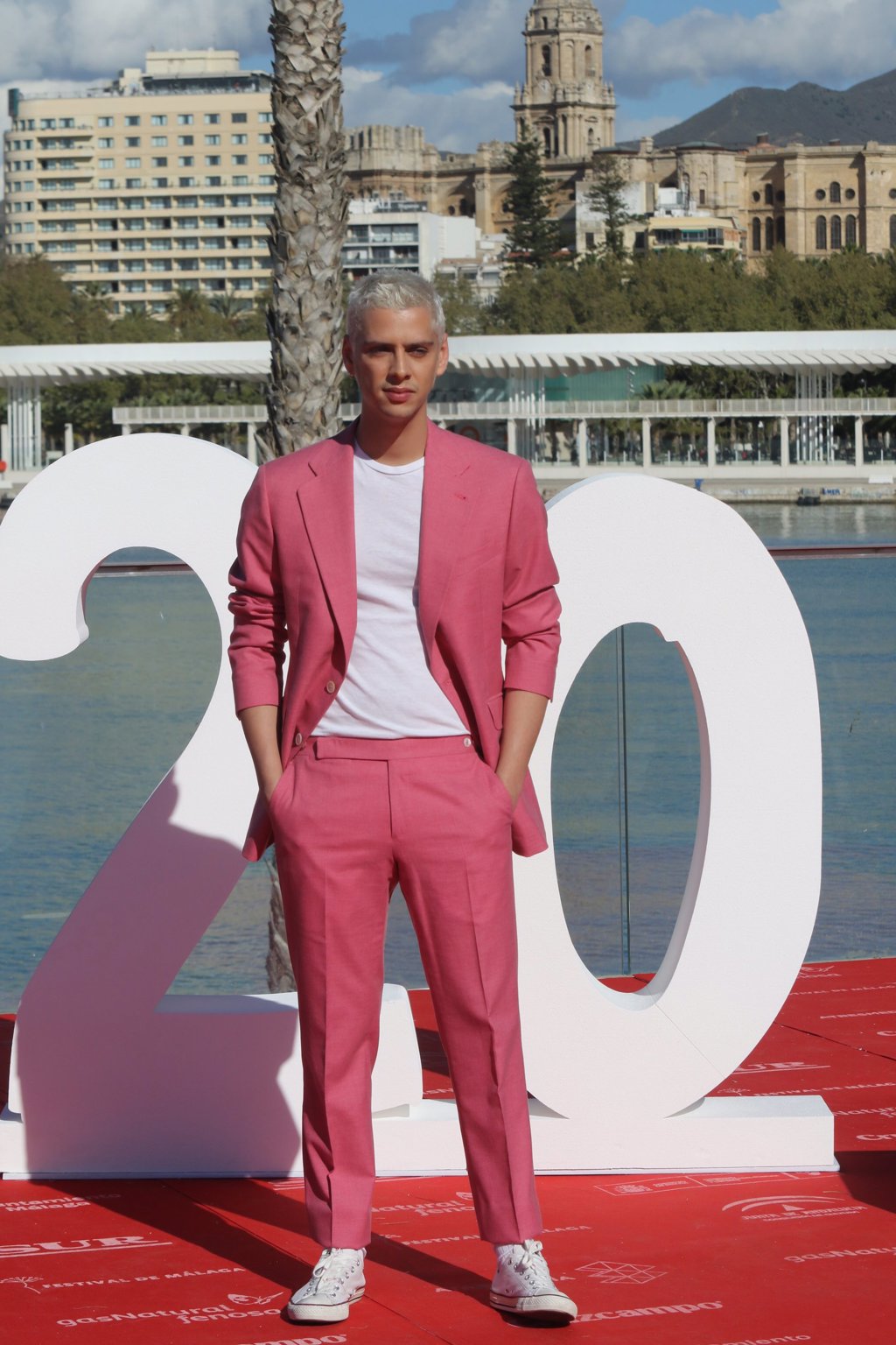 Eduardo Casanovas cumple 26 años estrenando en el Festival de Málaga su ...