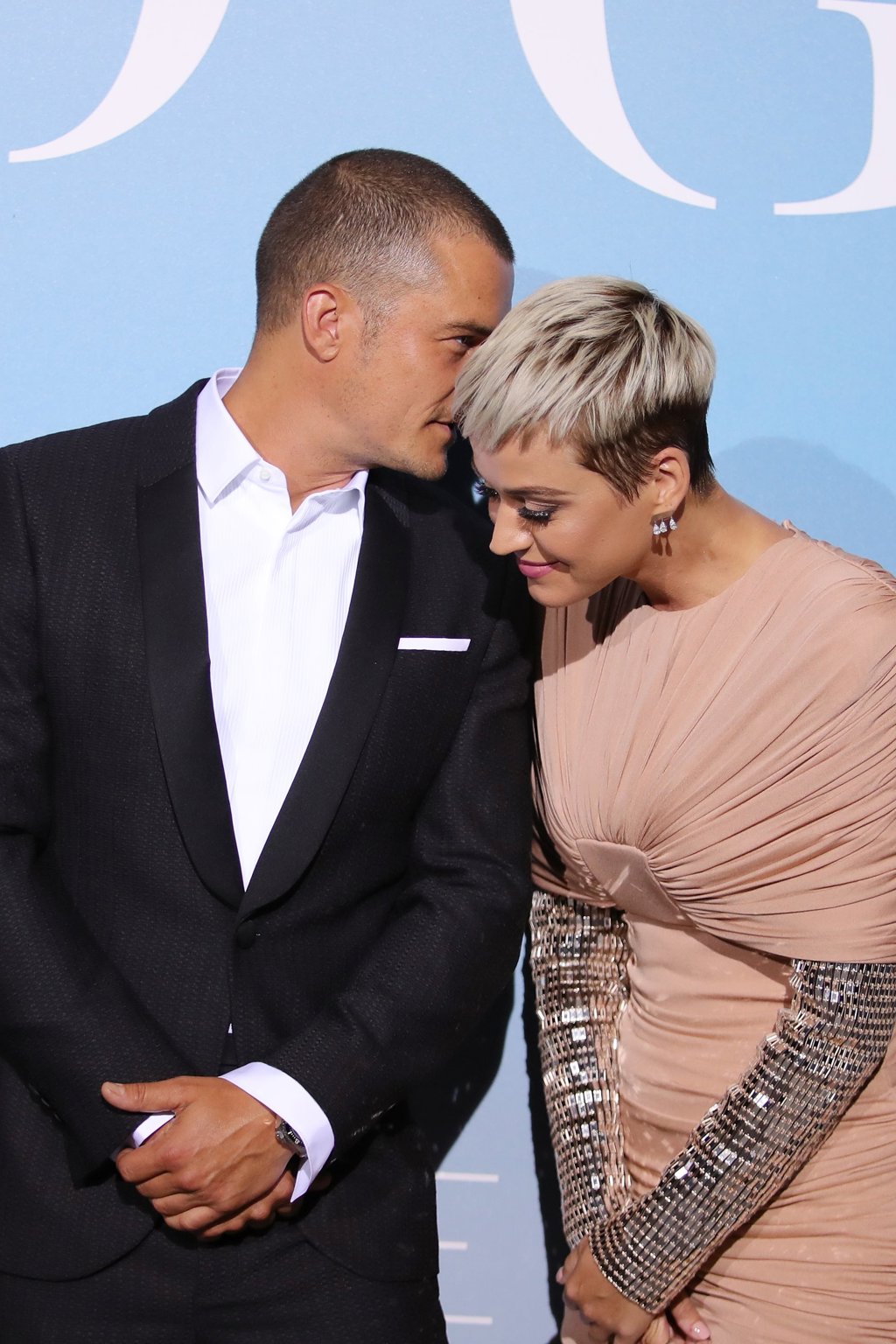 Katy Perry y Orlando Bloom presumen de amor en su primera alfombra roja ...