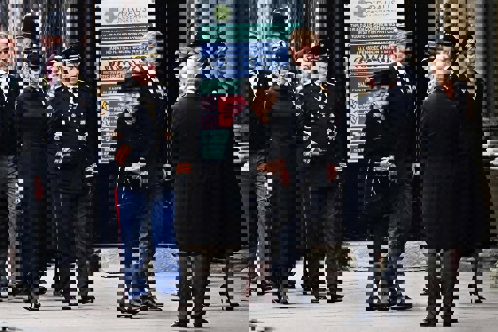 ¡La imagen más comentada! Los Reyes Felipe y Letizia, con Don Juan Carlos y Doña Sofía en el ...