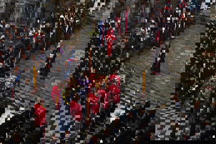 ¡La imagen más comentada! Los Reyes Felipe y Letizia, con Don Juan Carlos y Doña Sofía en el ...