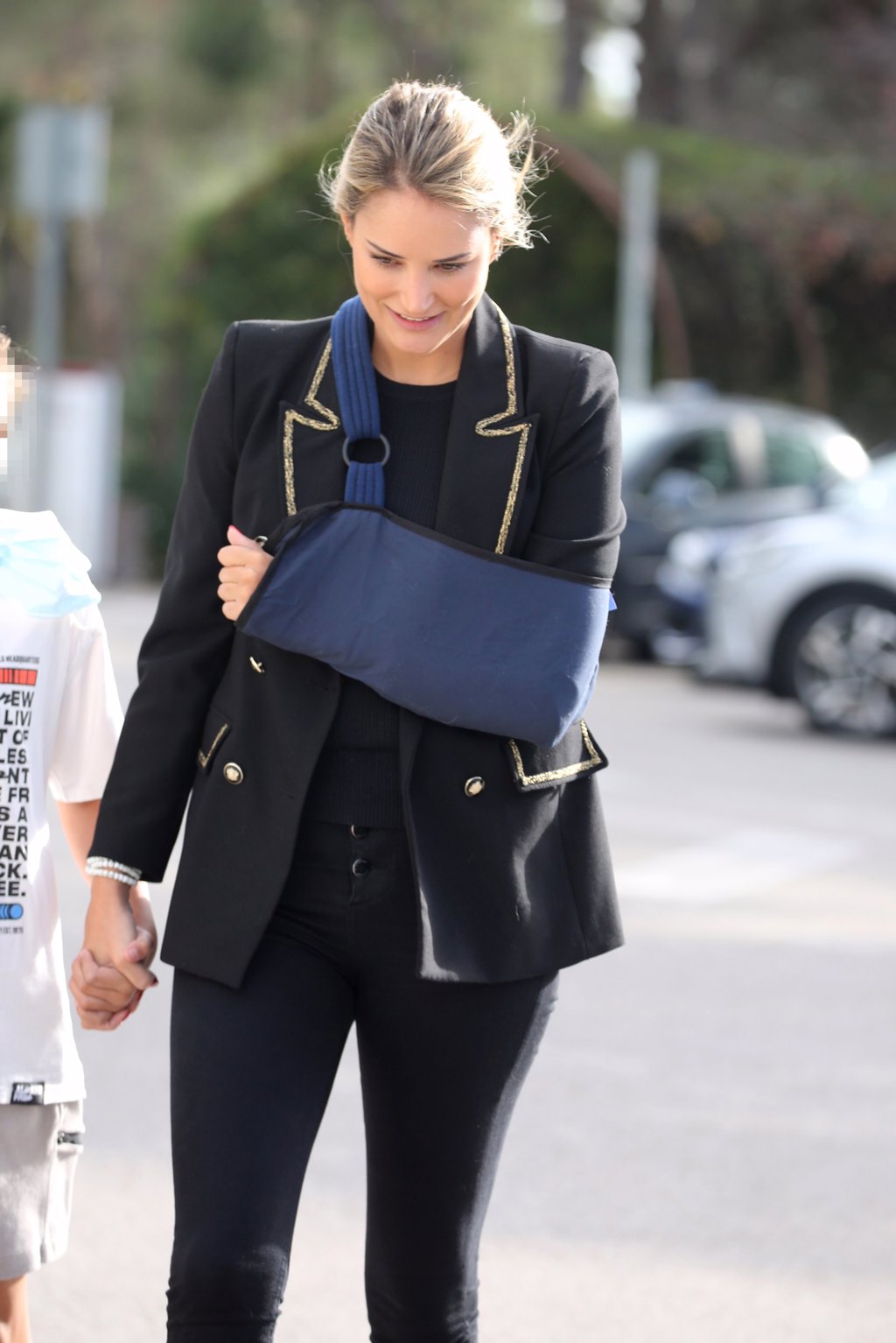 Alba Carrillo, con el brazo en cabestrillo, va al hospital y revela si ...