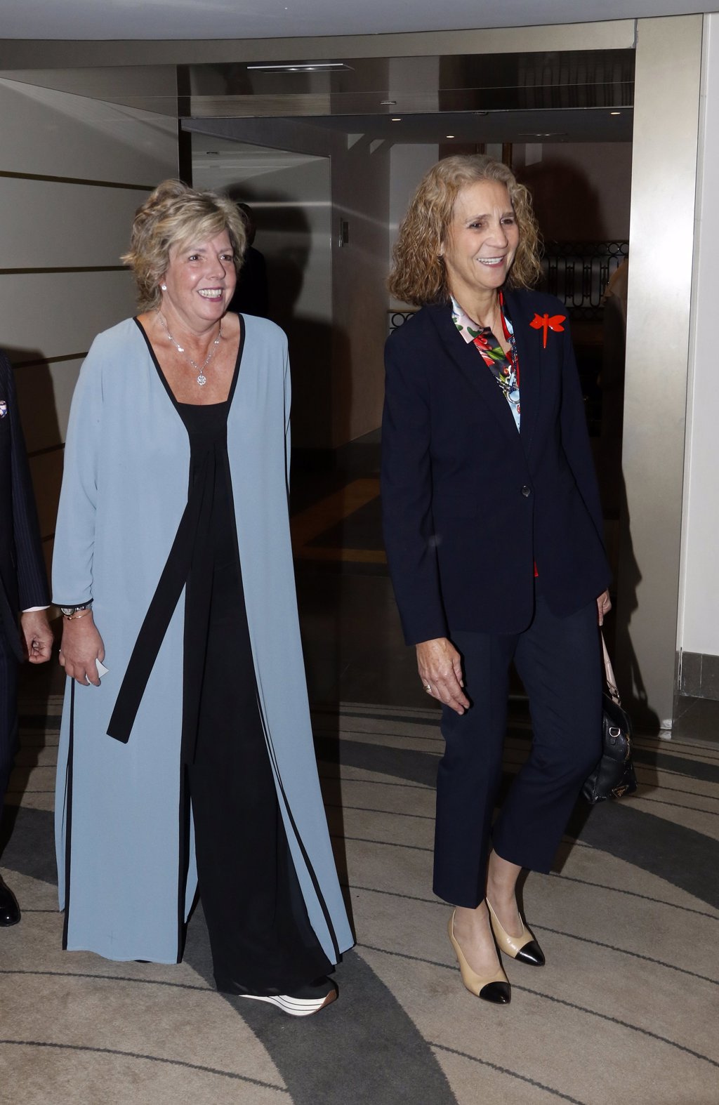 La Infanta Elena, radiante, presume de su complicidad con Simoneta Gómez-Acebo en una noche muy ...