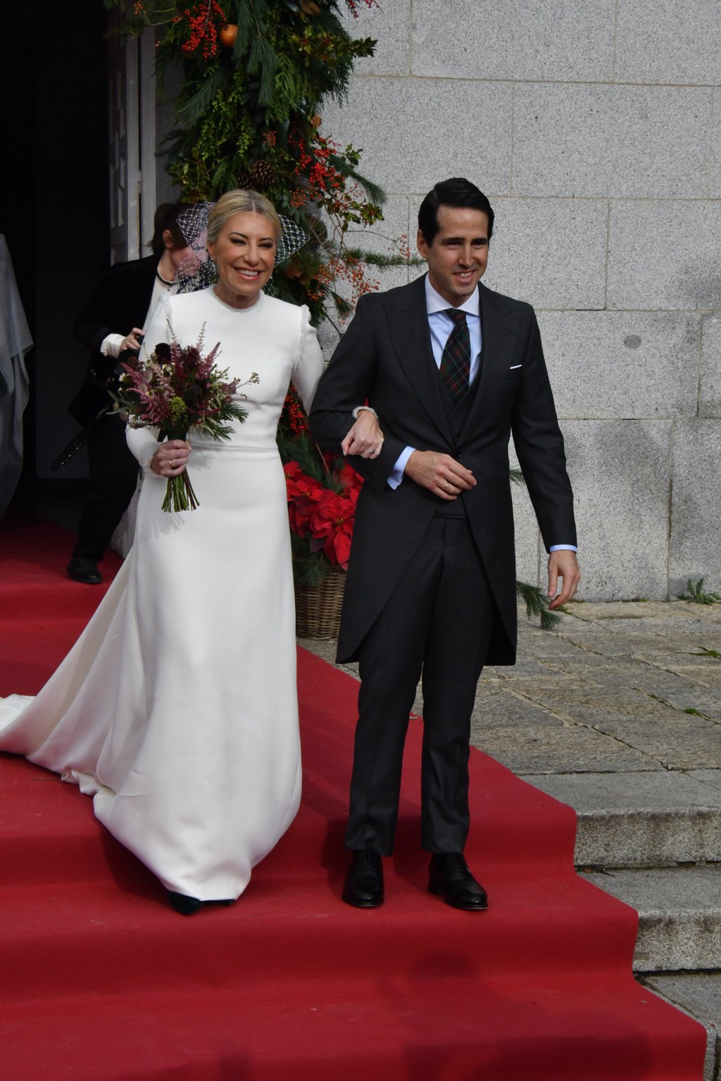 Cristina Reyes, una elegante novia que cumple su sueño junto a Jorge Puras