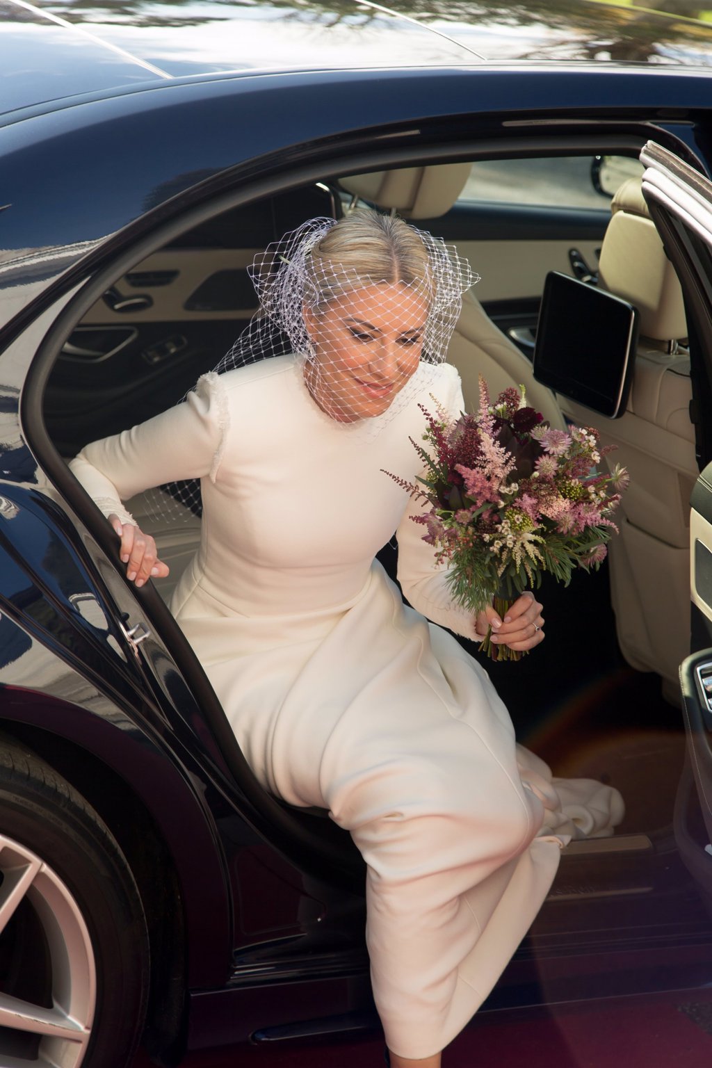 Cristina Reyes, una elegante novia que cumple su sueño junto a Jorge Puras