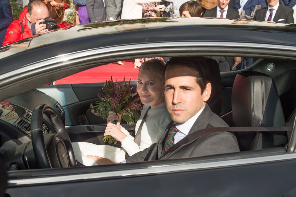 Cristina Reyes, una elegante novia que cumple su sueño junto a Jorge Puras