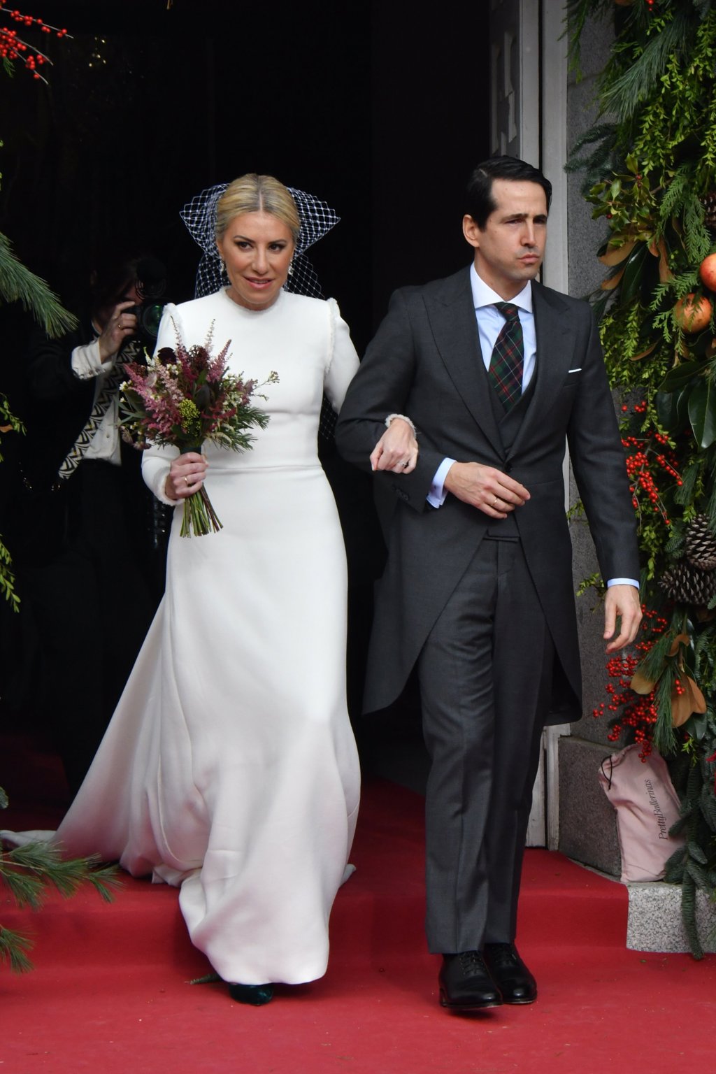 Cristina Reyes, una elegante novia que cumple su sueño junto a Jorge Puras