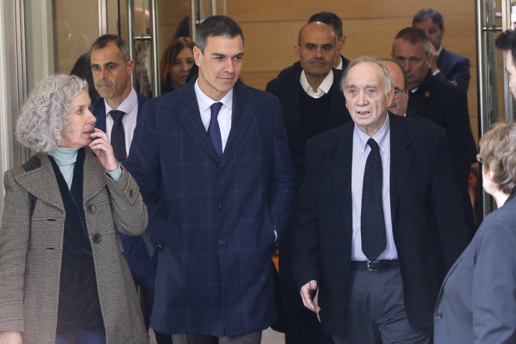 La capilla ardiente de Carlos Saura reúne a su familia y a celebridades ...