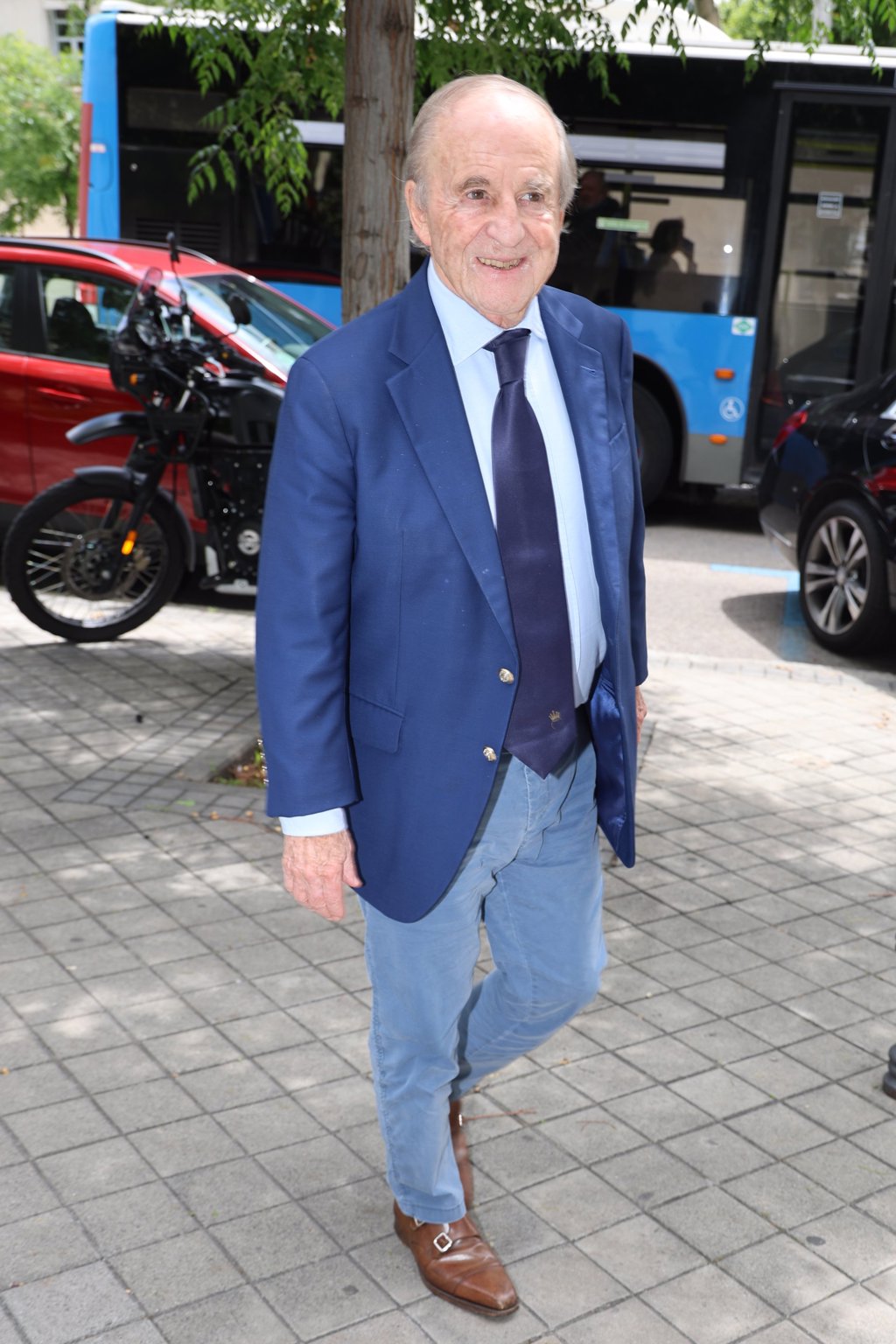 Carla Goyanes reúne a toda su familia en la primera Comunión de su hijo ...