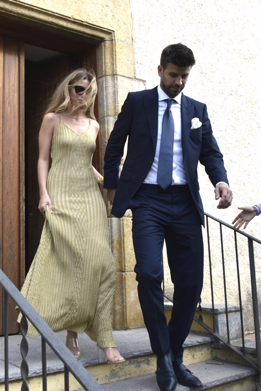 Gerard Piqué y Clara Chía reaparecen juntos en la boda de Marc Piqué y ...