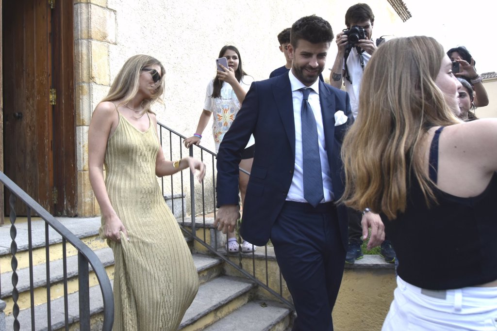 Gerard Piqué y Clara Chía reaparecen juntos en la boda de Marc Piqué y ...