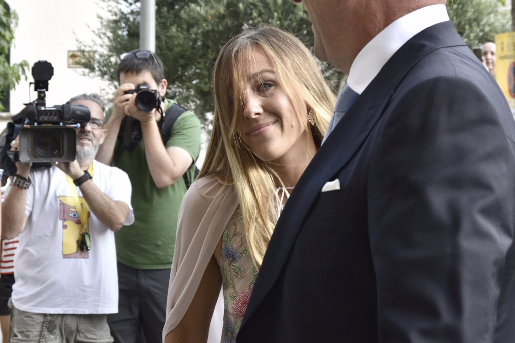 Gerard Piqué y Clara Chía reaparecen juntos en la boda de Marc Piqué y ...