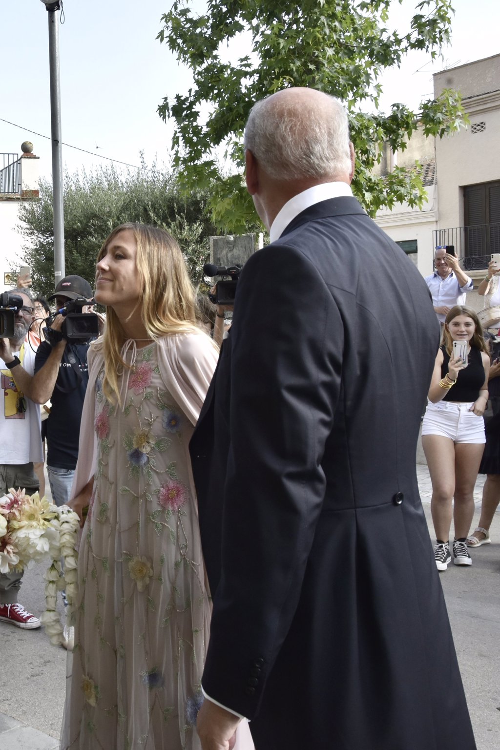 Gerard Piqué y Clara Chía reaparecen juntos en la boda de Marc Piqué y ...