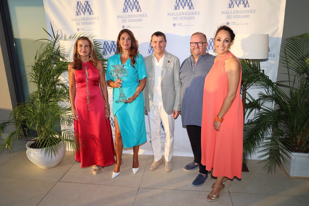 Lorena Bernal, galardonada con el Premio Mallorquín de Verano, comparte ...