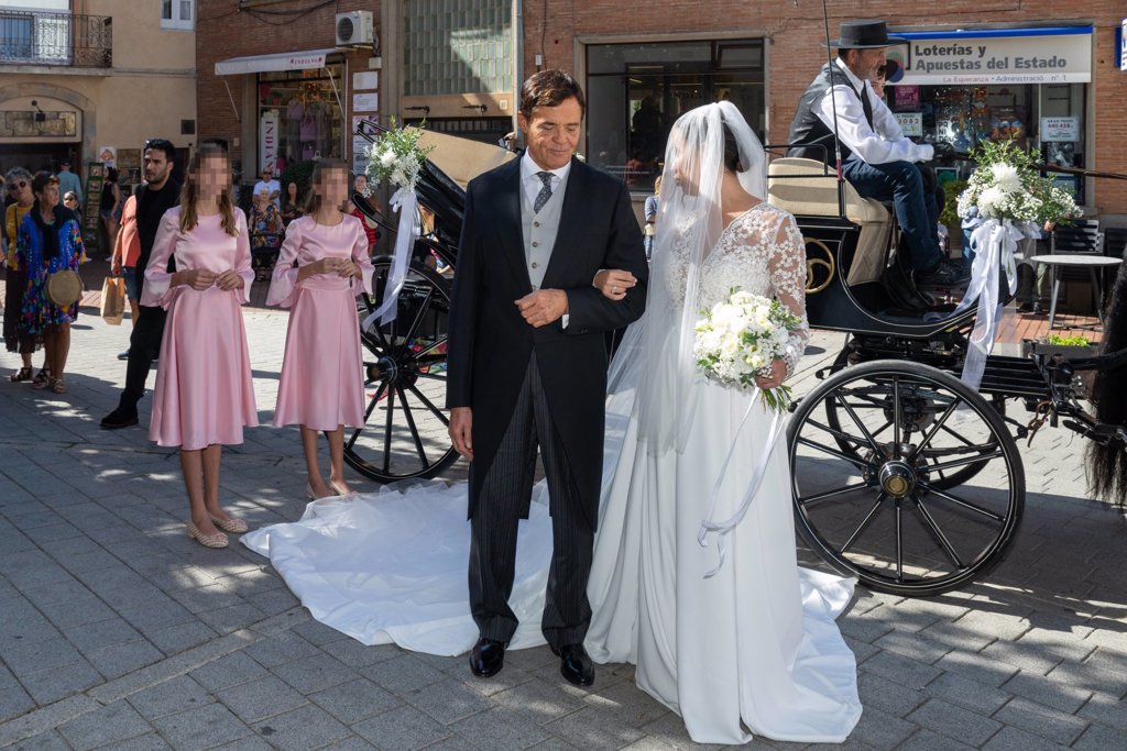 Carolina Monje luce un vestido de novia soñado en su boda con Álex Lopera