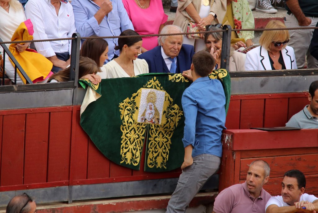 Manuel Benítez, sus imágenes más cómplices con sus nietos Alba, Manuel ...