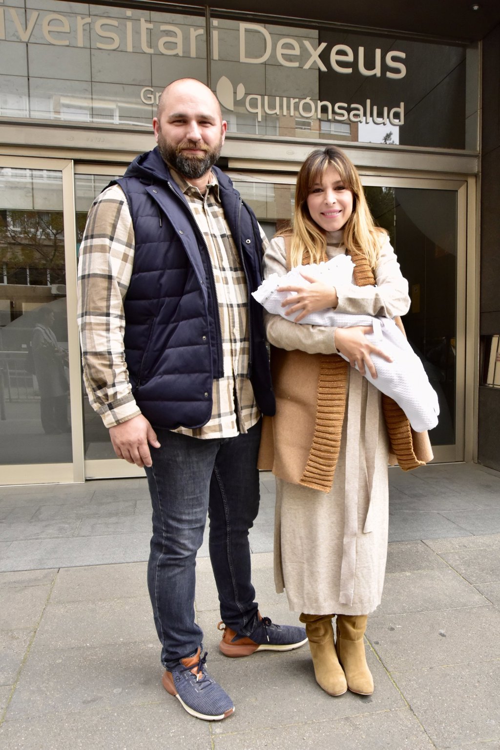 Gisela recibe al alta hospitalaria tras su último susto y sale del hospital con su hijo Indiana ...