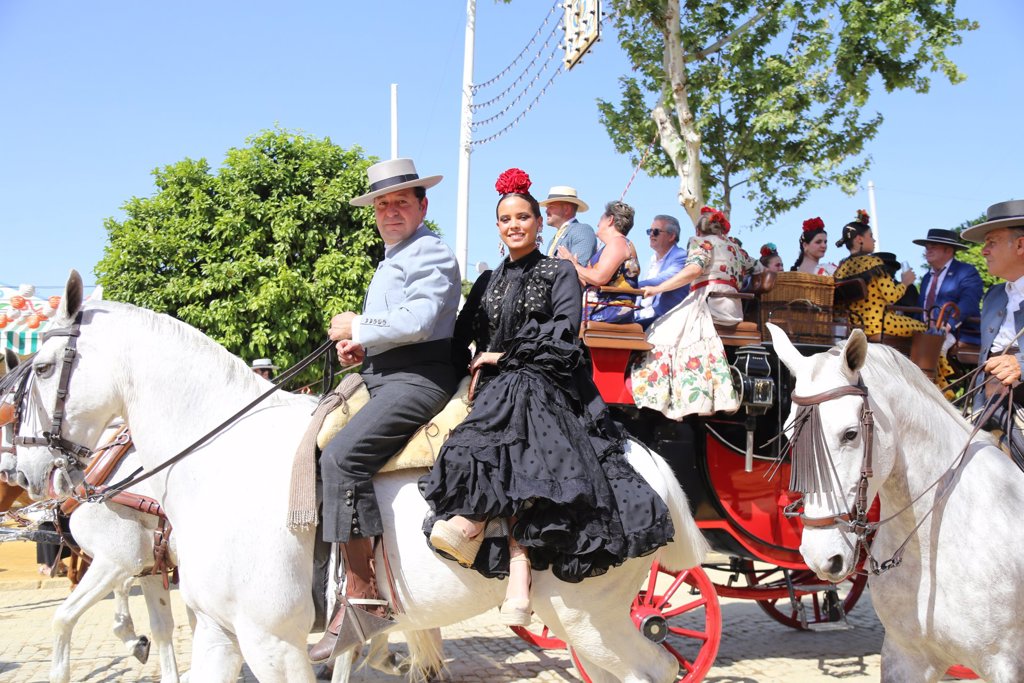 'El Litri' y Casilda Ybarra, Gloria Camila a caballo, Jessica Bueno y ...