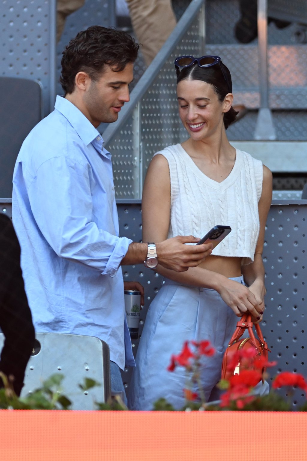 Jason Fernández y María Pedraza... ¡se comen a besos en el Mutua Madrid ...