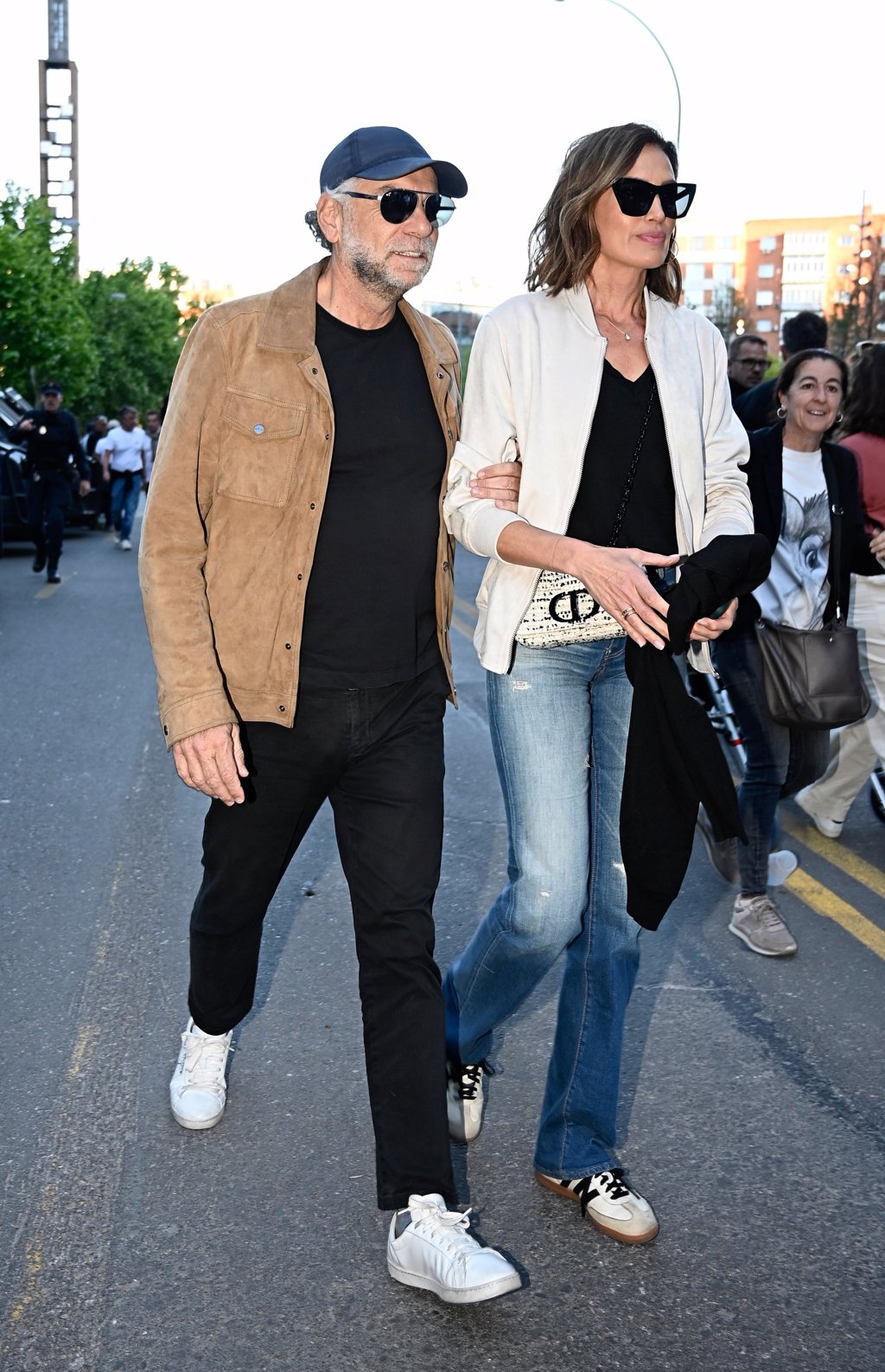Nieves Álvarez, impecable en clave casual, celebra con Bill Saad la ...