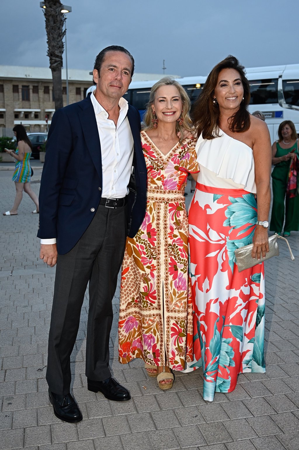 Natalia Santos Yanes y Esteban Rivas reúnen a sus íntimos en una ...