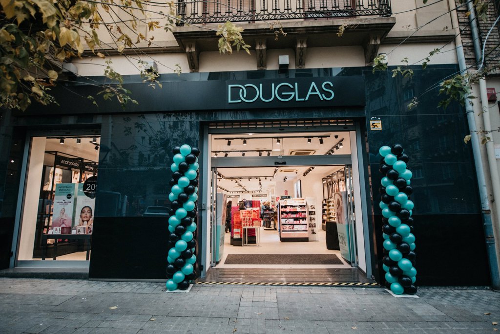 Douglas reinterpreta la experiencia luxury con la apertura de sus ...