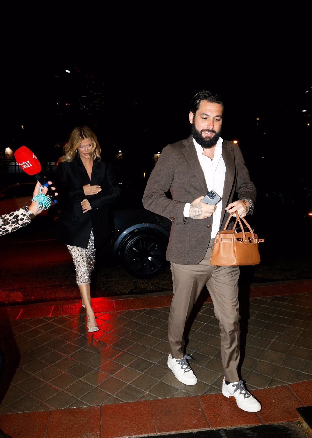 Jota Peleteiro, arropado por Ajla Etemovic tras su tenso reencuentro ...