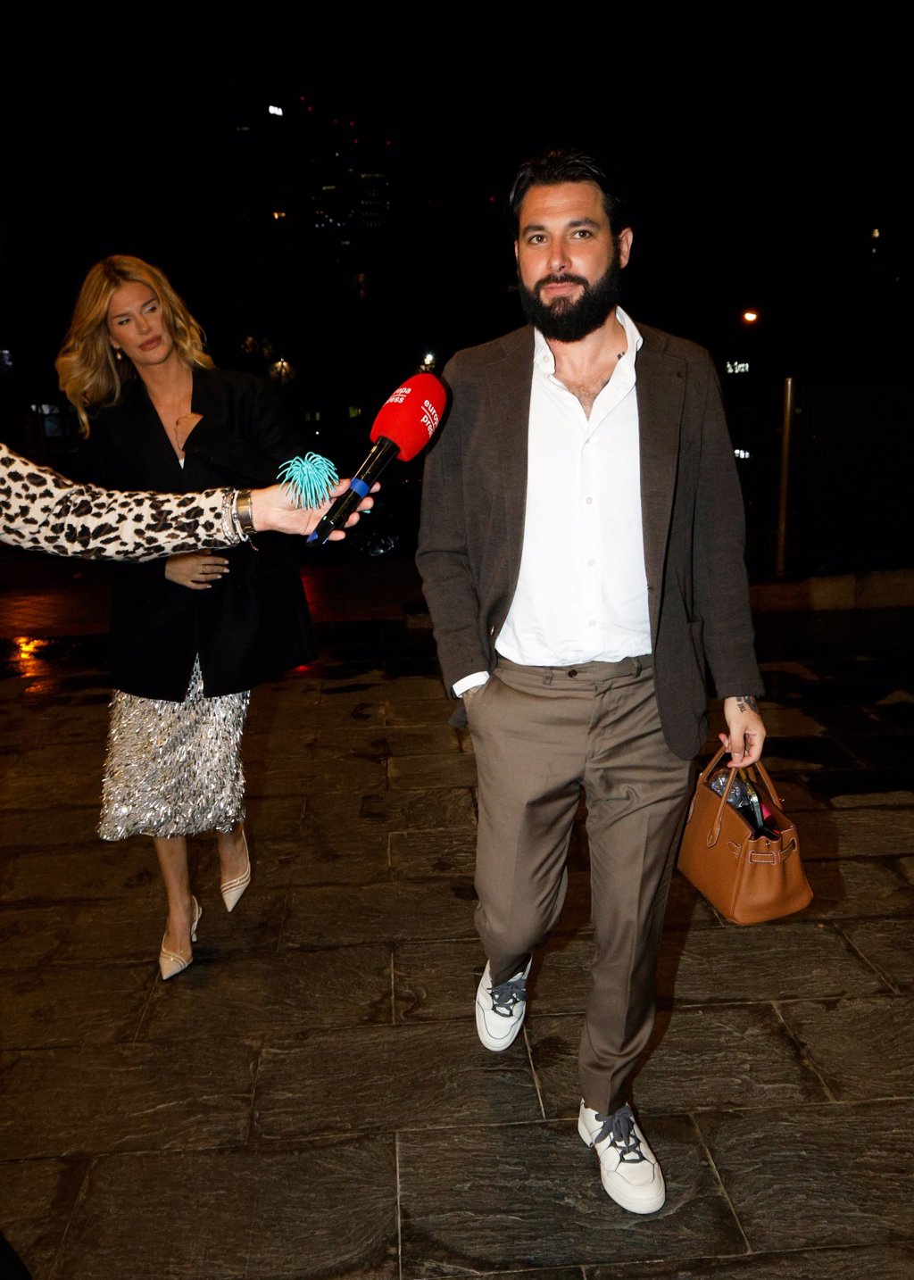 Jota Peleteiro, arropado por Ajla Etemovic tras su tenso reencuentro ...