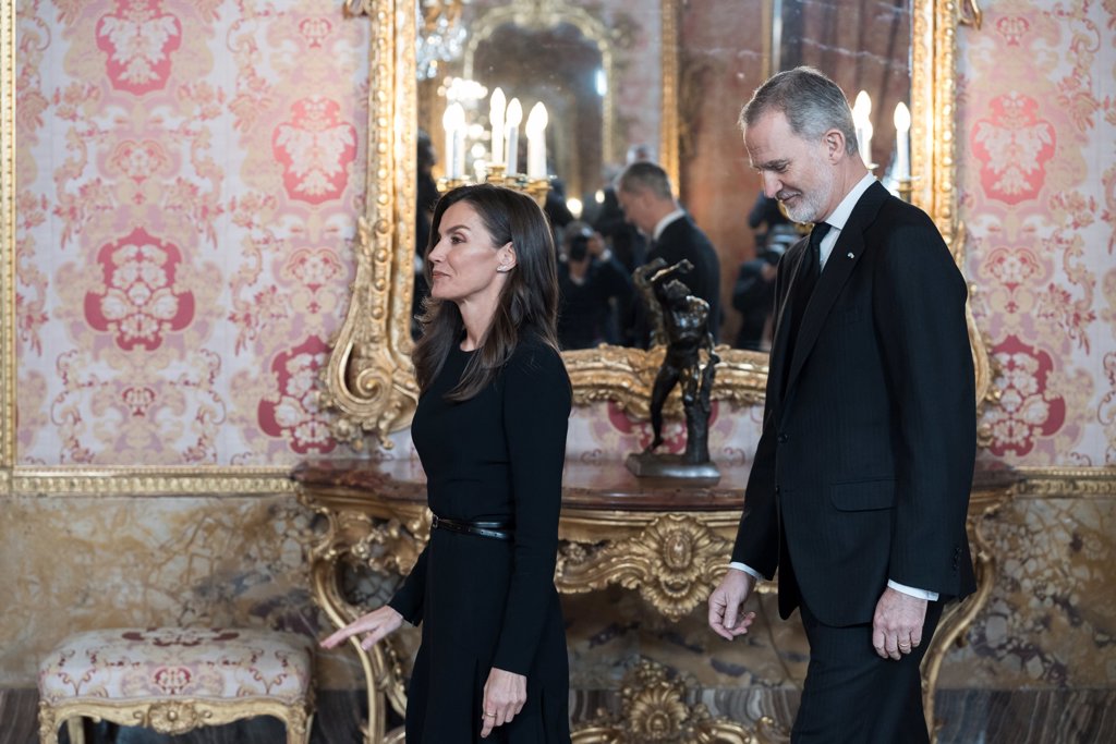 La Reina Letizia, de luto riguroso por la muerte del Papa Francisco en ...