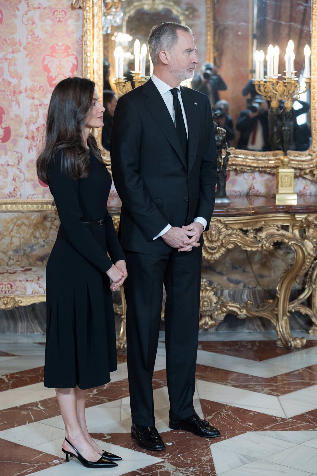 La Reina Letizia, de luto riguroso por la muerte del Papa Francisco en ...