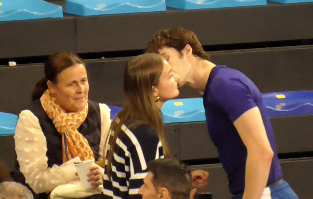 Pablo Urdangarín, su apasionado beso a Johanna Zott tras una 'regañina ...