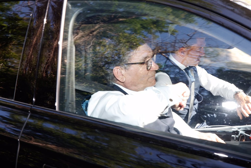 ¡Sí, quiero! Jaime Lorente y Marta Goenaga: Boda discreta en el ...