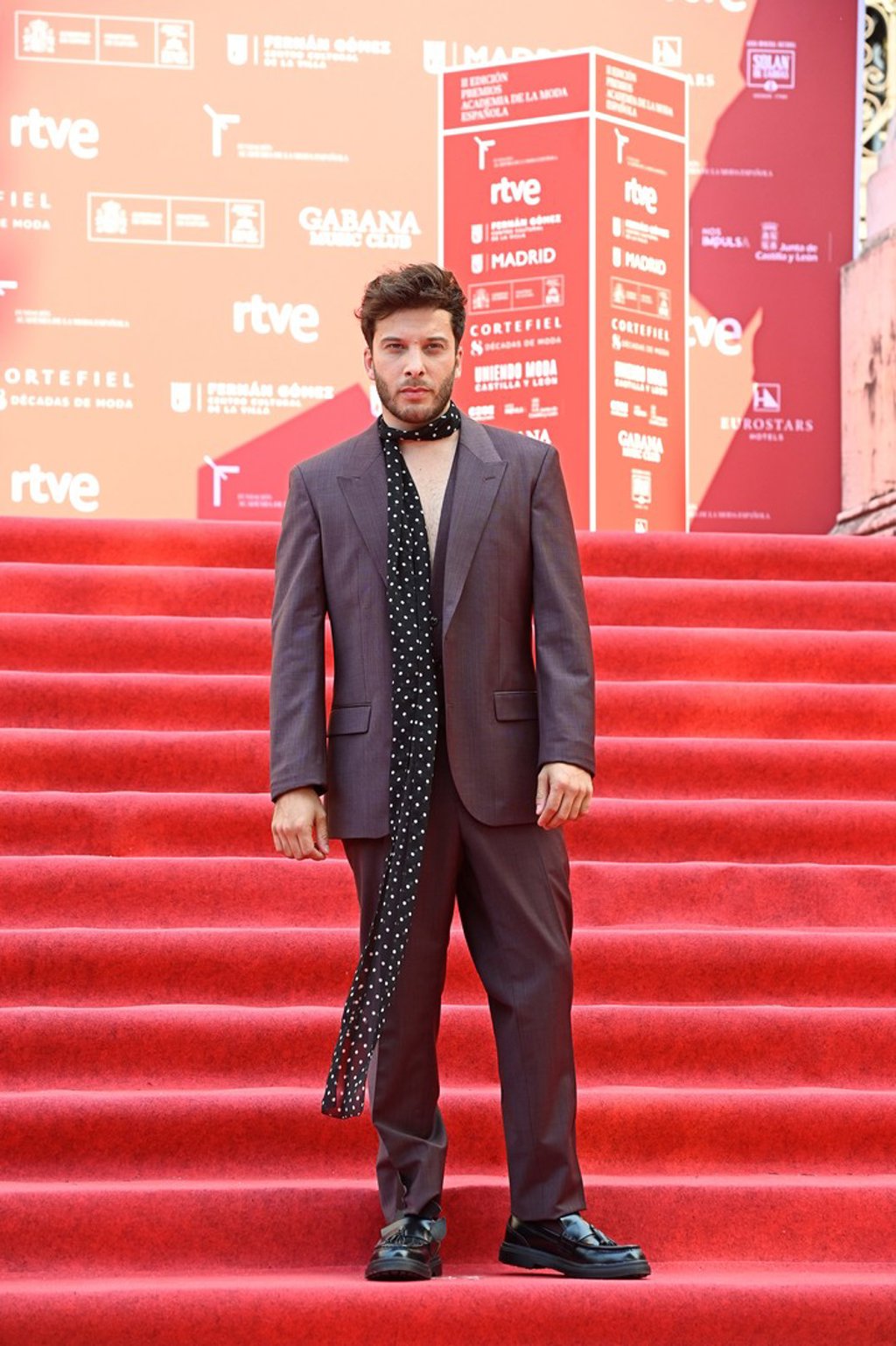 Glamour, exceso y elegancia. Los mejores looks en la gran noche de la ...