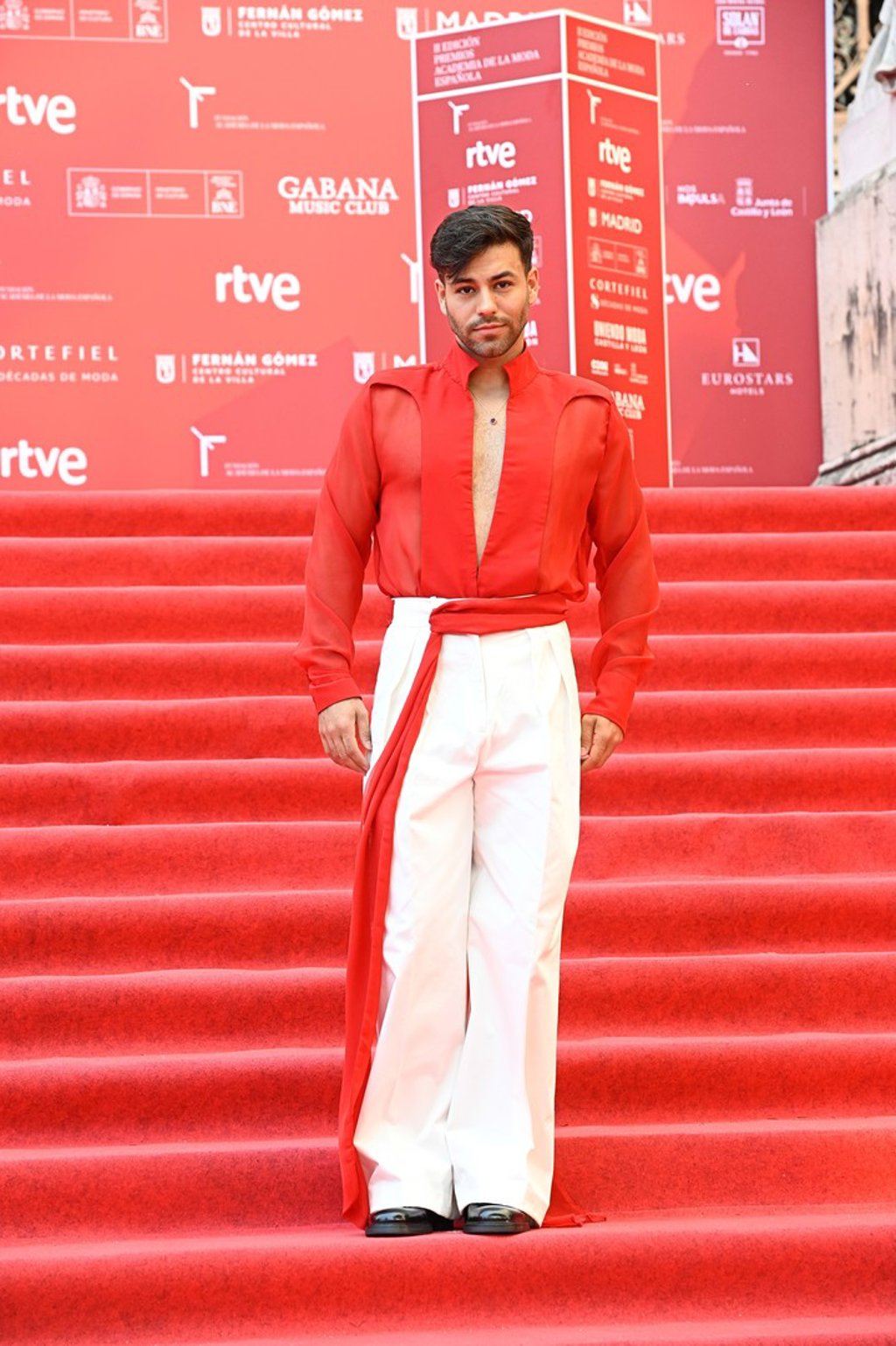 Glamour, exceso y elegancia. Los mejores looks en la gran noche de la ...