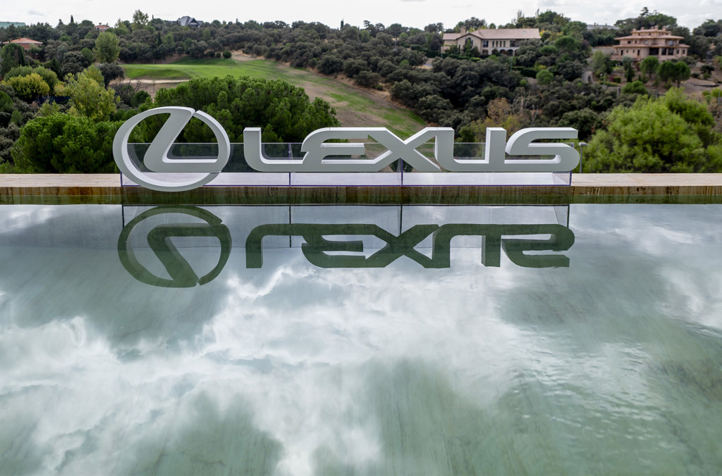 Lexus reinventa el diseño de los coches de lujo apelando a sentidos ...
