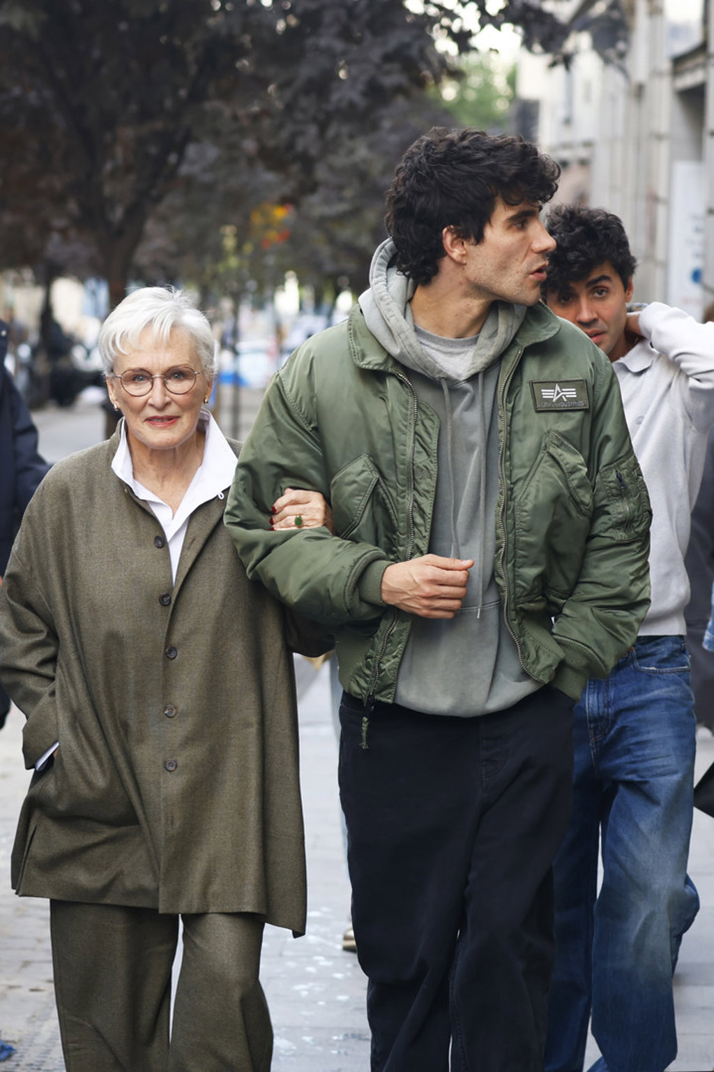 Glenn Close, complicidad con 'Los Javis' en su paso por Madrid para ...