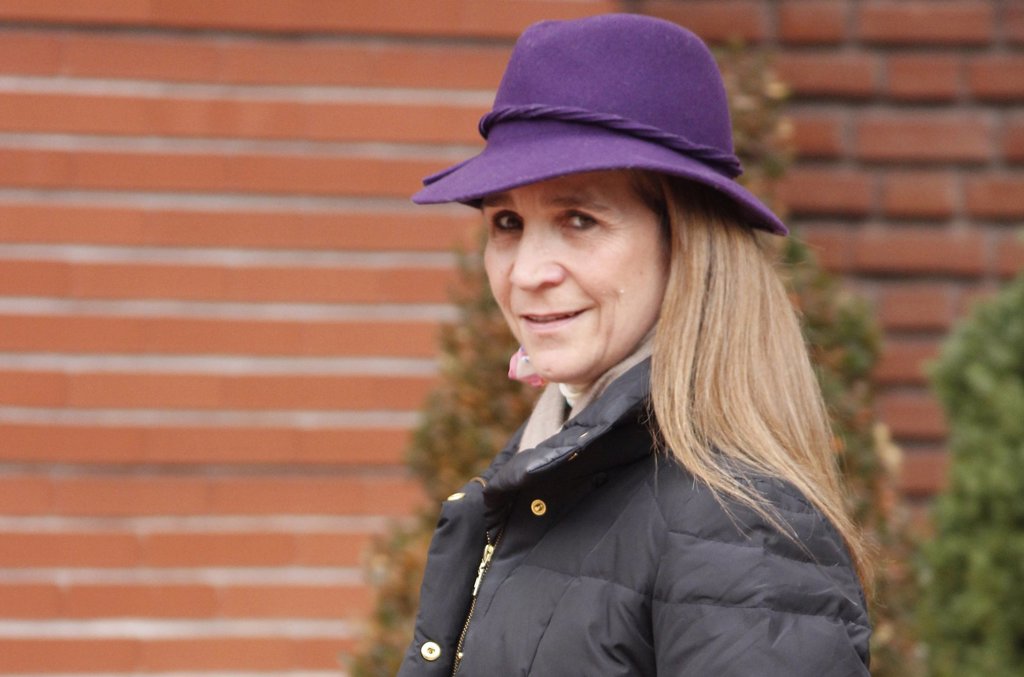 La Infanta Elena visita al Rey