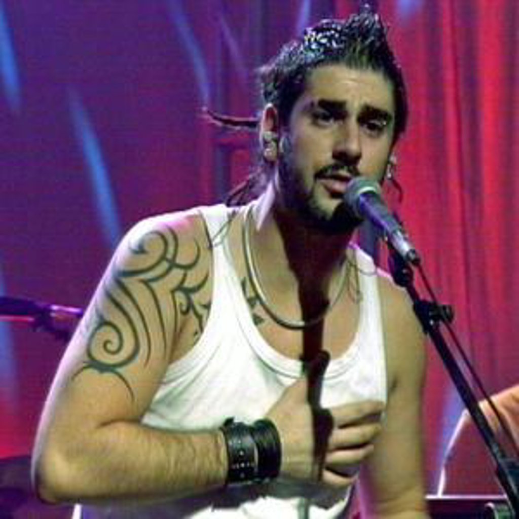 Melendi, primer artista en recibir el disco de platino por las más de ...
