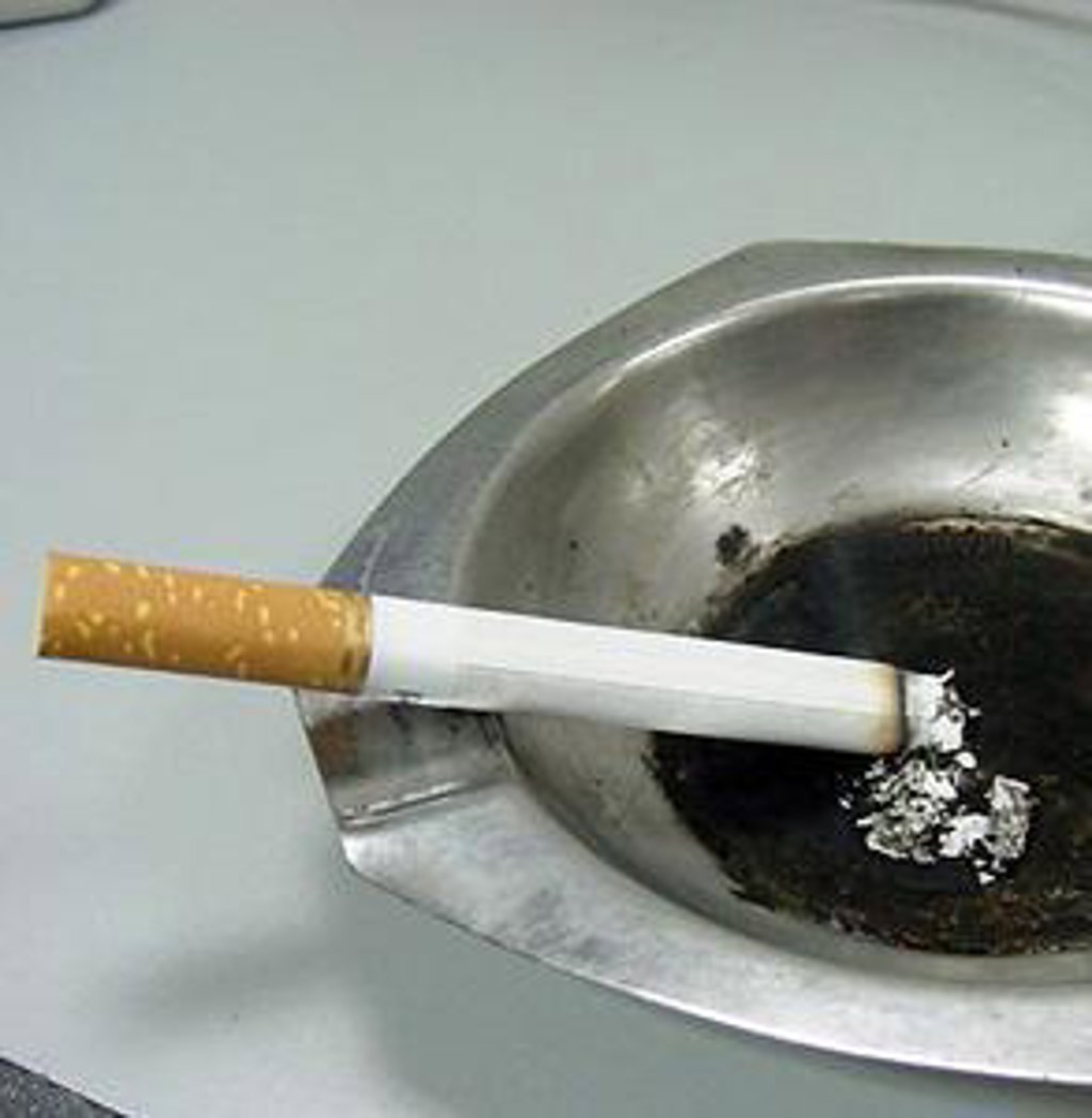 El humo de tabaco ambiental puede causar al año en Andalucía más de 500 ...