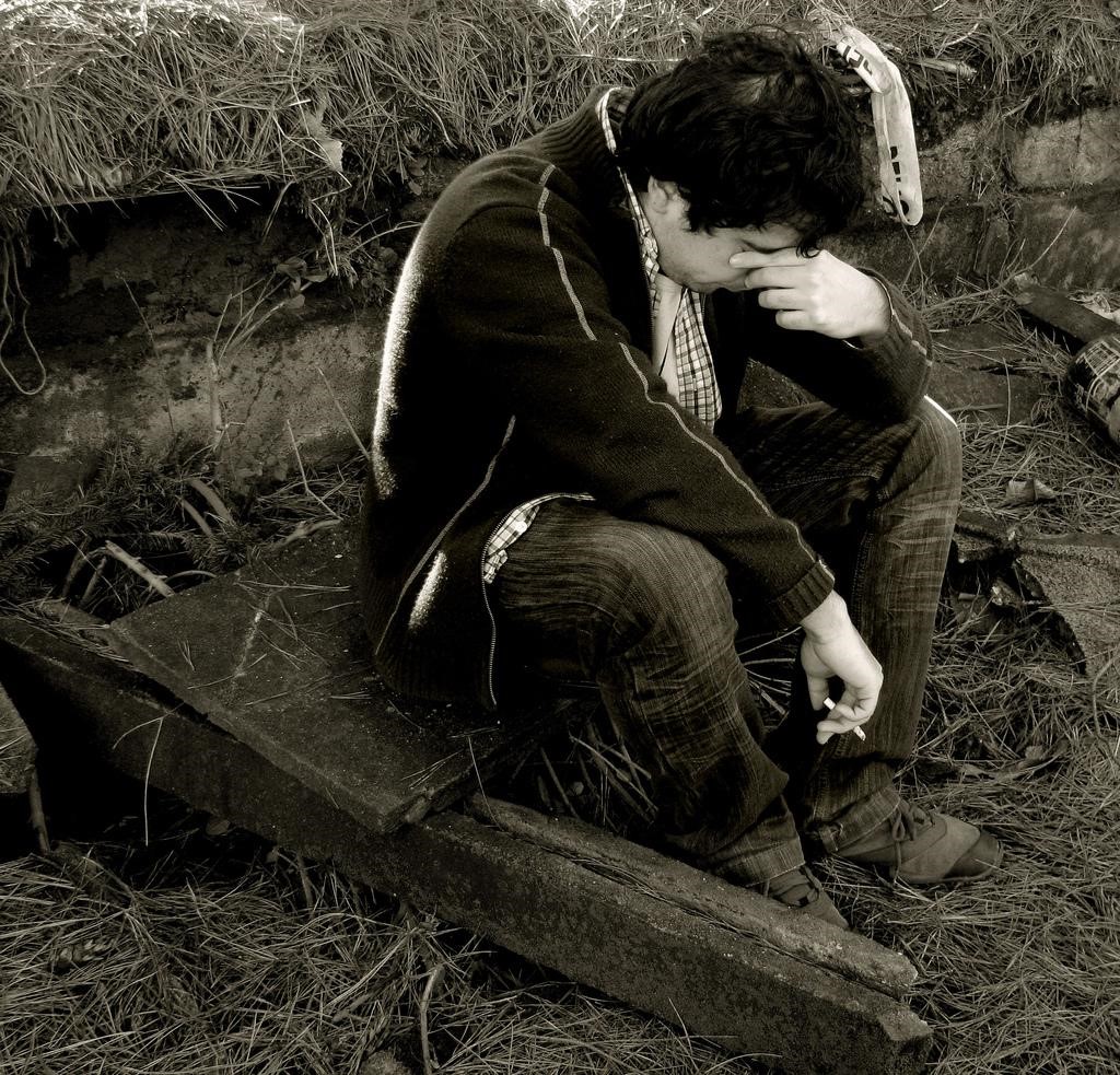 Insistir a una persona deprimida para que salga y se divierta puede ...