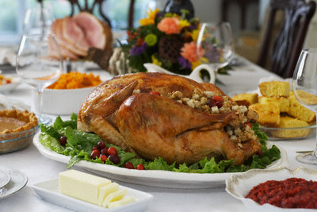 Alternar comidas copiosas con ligeras evita el 'empacho' navideño