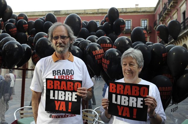 La madre de Manu Brabo, espera la llegada inmediata del fotoperiodista