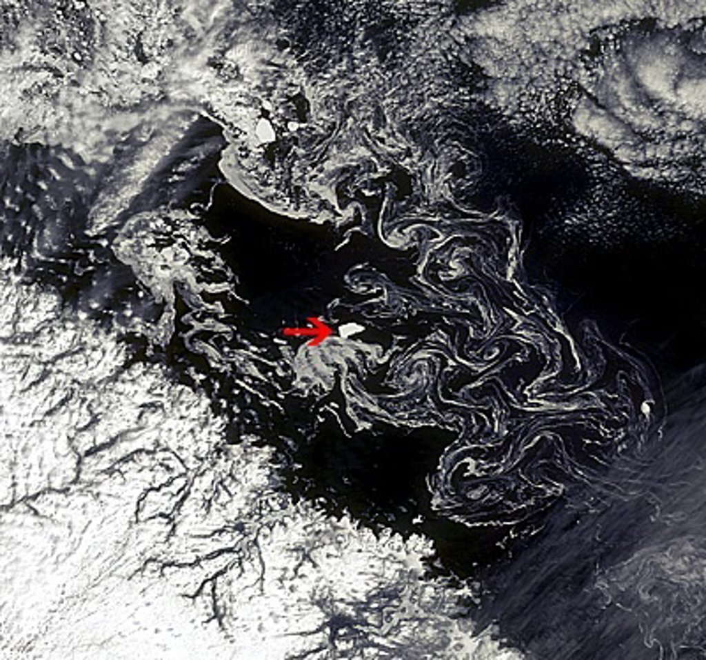 Un enorme iceberg, captado desde el espacio en el Mar de Labrador