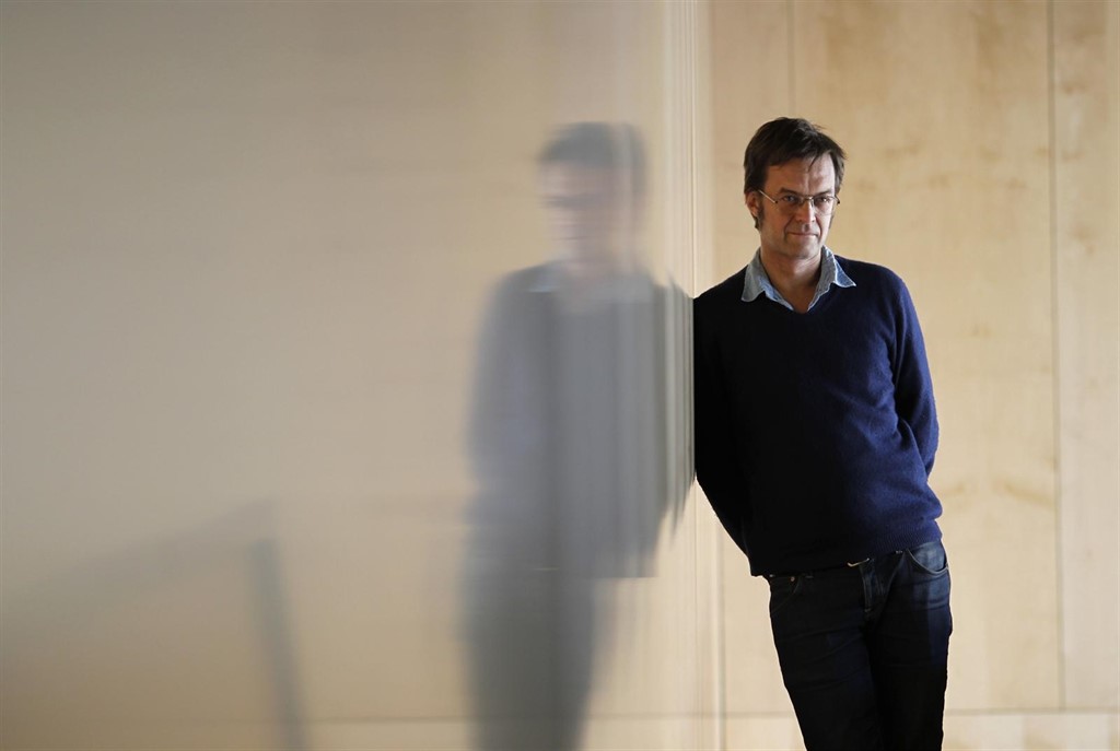 Roger Bernat: "Los políticos llevan décadas haciendo teatro"