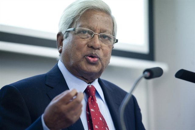 RSC.-El fundador de la ONG BRAC aboga por promover el desarrollo de las ...