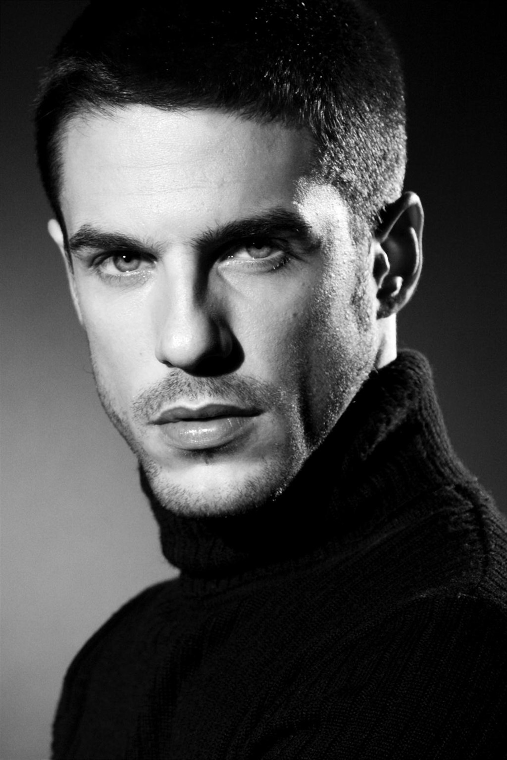 Alejo Sauras recibe la licenciatura de honor en la escuela de actores ...