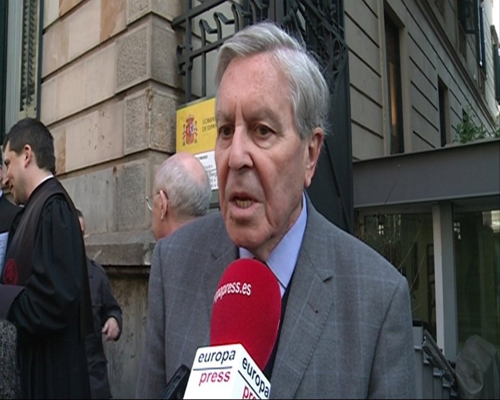 El exfiscal Carlos Jiménez Villarejo presentará este viernes en Cáceres su libro 'Jueces pero ...