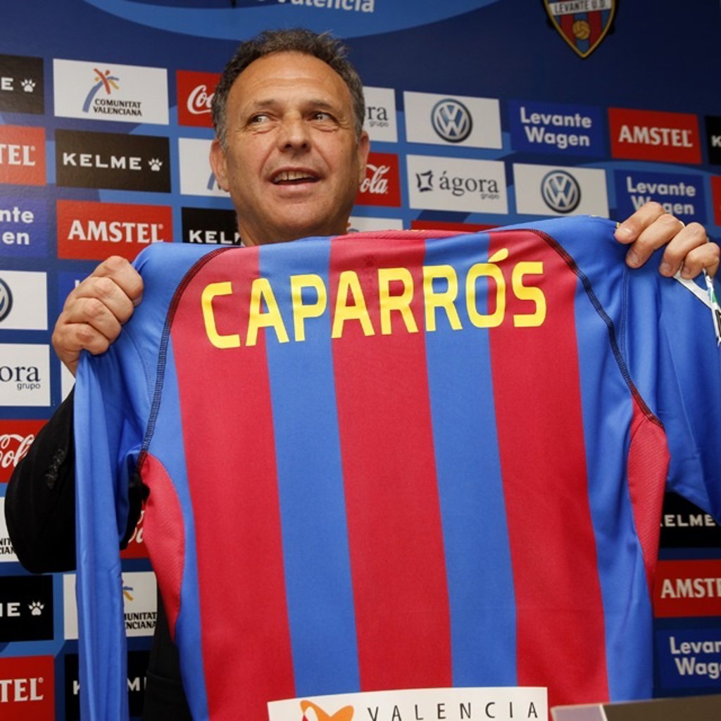 Caparrós: "Vamos a estar 25 horas viviendo para el Levante"